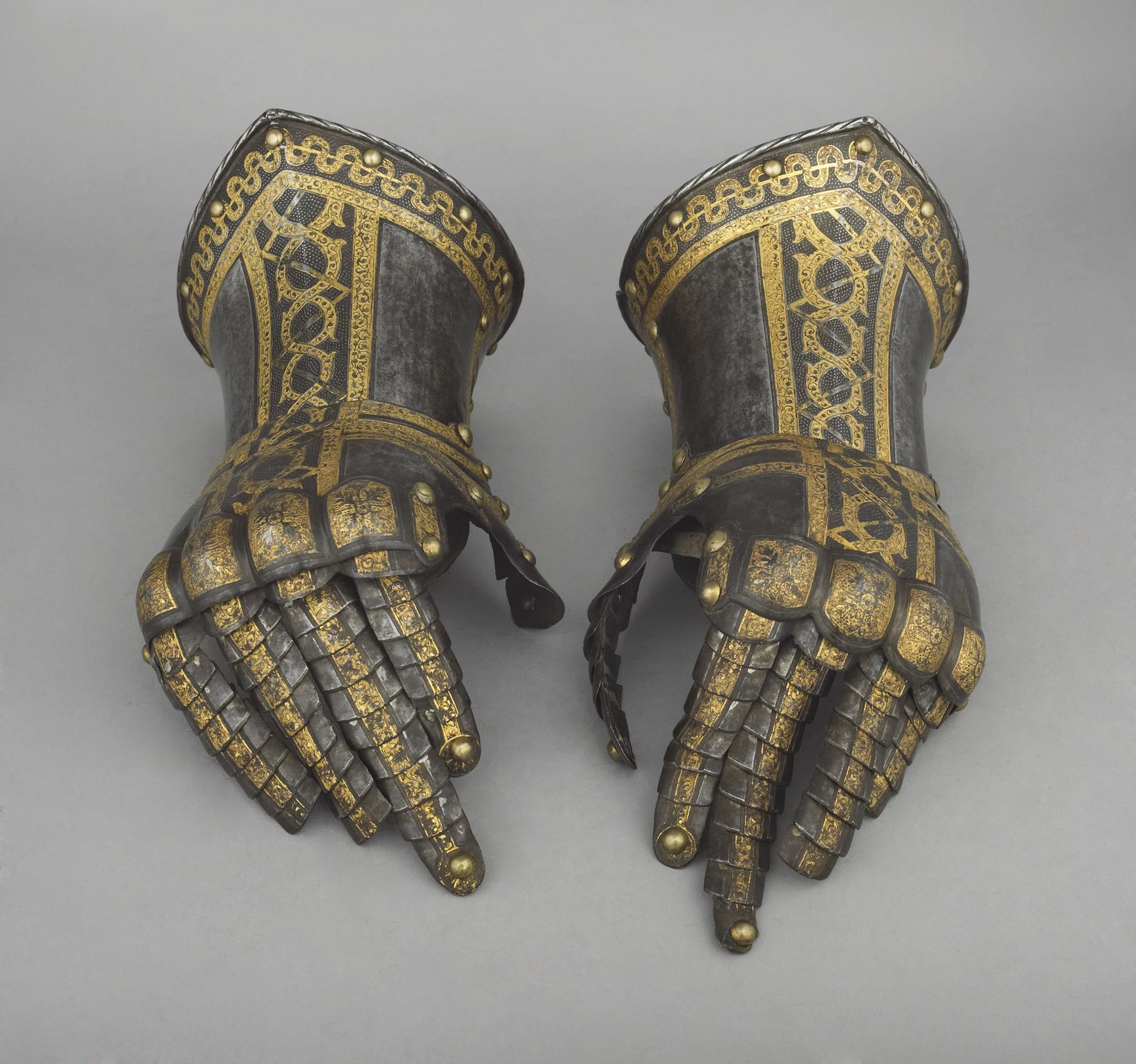 132585_Both-gauntlets.jpg (2000×1873) | Metal working, 16th century ...